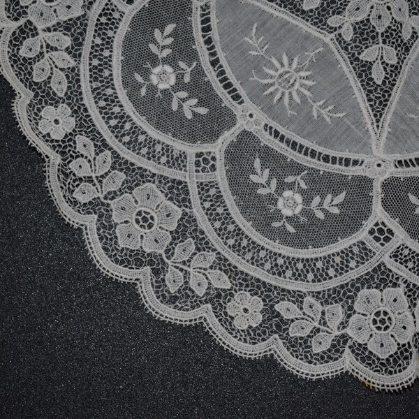 A Long Antique Black Lace Stole/shawl. Damaged. - Etsy