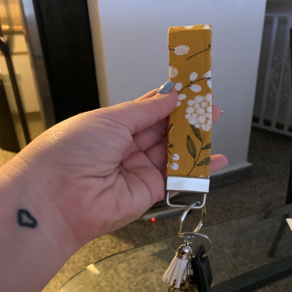 Gold Floral Wristlet Keychain, Yellow Key Fob Wristlet, Keychain ...