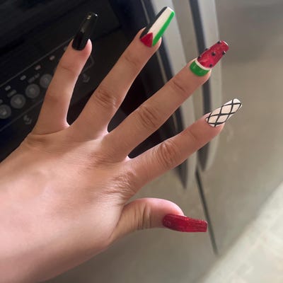 Palestine-inspired Handpainted Nails Keffiyah, Flag, Olive Branch ...