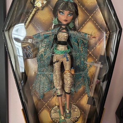 Wall Mount/floating Shelf for Monster High Reel Drama Buy Multiples and ...