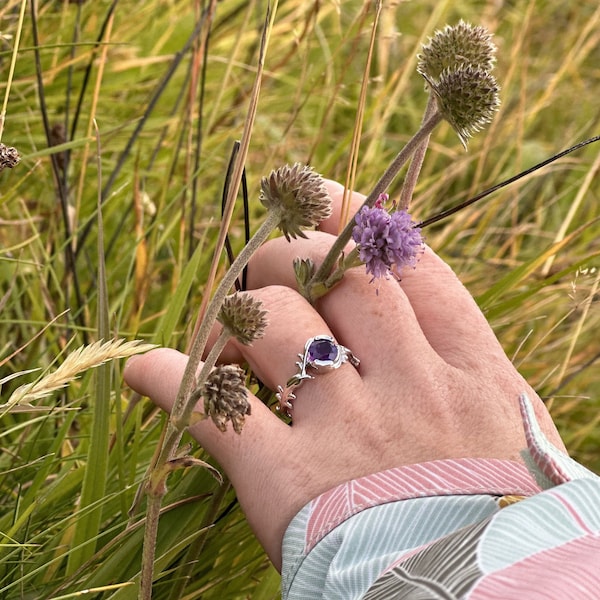 TINY WINGED : Two Tone Curved Wedding Ring, Promise Ring or Engagement ...