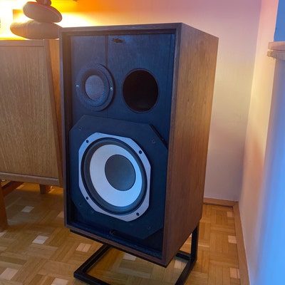 Train Hall Luggage Wall Mounted Rack Shelf Hooks Coat Rack Train Rack ...