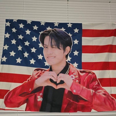 Loona Chuu Salute Flag Banner, Chuu American Flag Tapestry, Chuu Merch ...