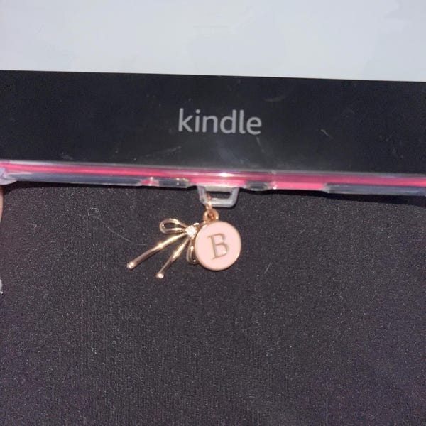 Custom Initial Kindle Charm: Gold Bow USB-C Dust Cover - Etsy