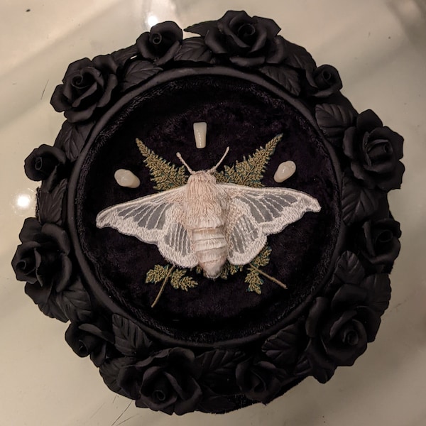 Moks413(p) Silk Moth Patch (one Moth) - Silkworm Embroidery Patch ...