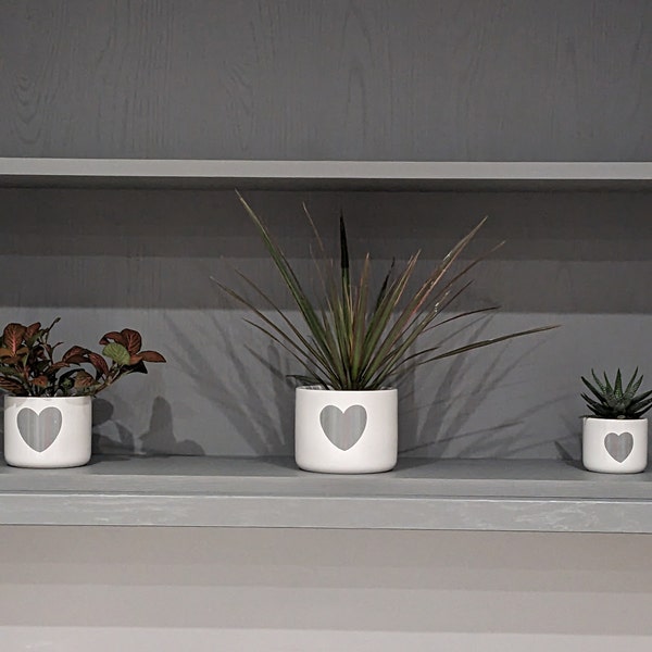 Set of 3 love Pots - Etsy