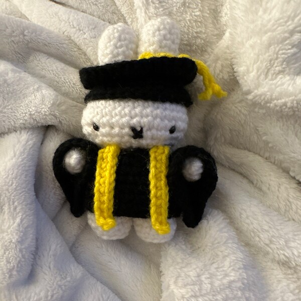 Graduation Bunny Crochet Pattern/tutorial - Etsy