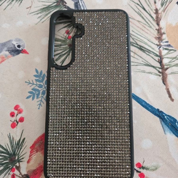 IPhone 13, iPhone 13 Mini, iPhone 13 Pro, iPhone 13 Pro Max With Gold ...