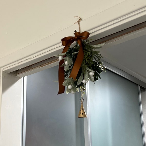 Hanging Mistletoe, Kissing Mistletoe, Mistletoe With Bells, Christmas ...