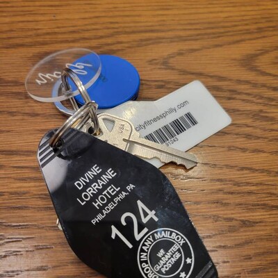 Custom Retro Motel Key Fob, YOUR CUSTOM TEXT, Custom Keychain ...