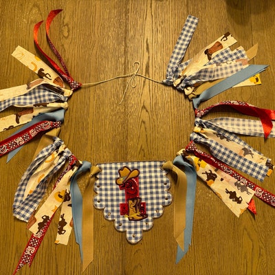 Easter Lilly and Cross Crest Monogram Frame Border Satin Stitch and ...