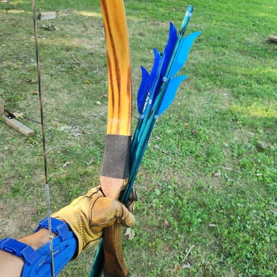 HUNTER ARROW Special Parabolic Maned Traditional Hunter Arrows 12 Piece ...