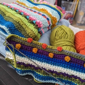 Magic Circles Scarf Pattern by Jane Crowfoot - Etsy