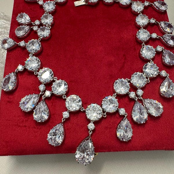 Art Deco Inspired Rothschild Family Carved Emerald Brooch in 925 ...