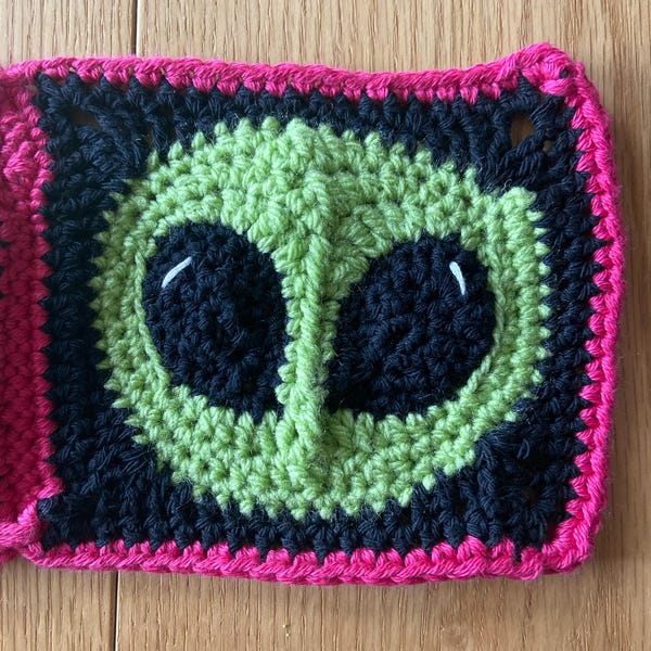Alien Head Granny Square - Etsy