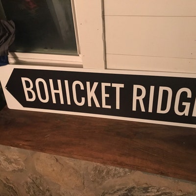 River Location Directional Arrow Sign, Personalized Distance Mileage ...