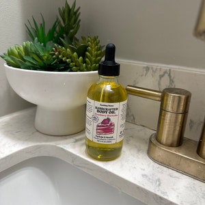 Handcrafted Warm Vanilla Bean Multi-use Body Oil for Smooth and Silky ...