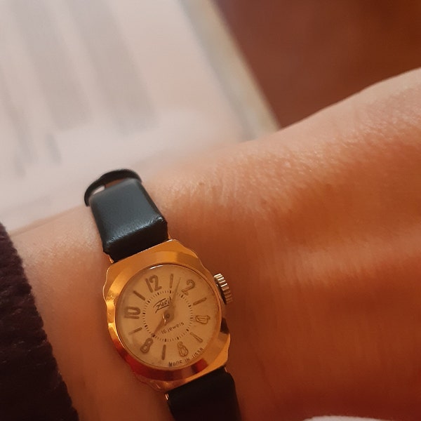 RARE Vintage Swiss Lady Watch Called RESTON. Made in Swiss, Vintage ...