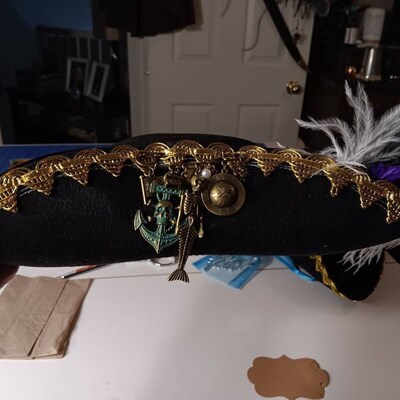 Baker Pastry Chef Kilt Safety Pin Jewelry Baking Charms: Bundt Cake Pan ...