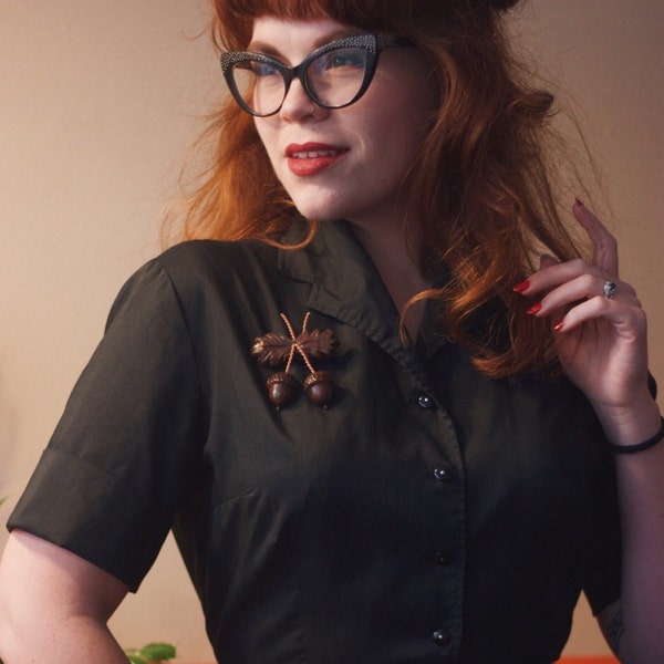 Mini Log Lady Brooch! Acorns 1940s 50s Bakelite Fakelite Style Novelty ...