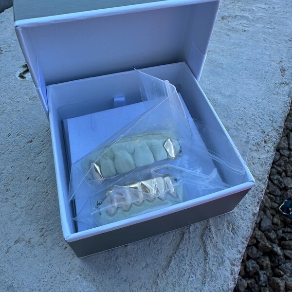 Custom Handmade Grillz 8 Bottom Canine Fangs With Center Solid Drip ...
