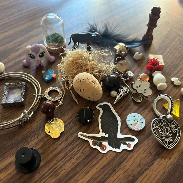 Crow Trinket Scoop / Customizable Mystery Mix Confetti - Etsy