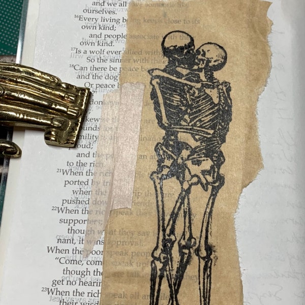 Kissing Skeletons RUBBER STAMP, Halloween Stamp, Spooky Halloween Stamp ...