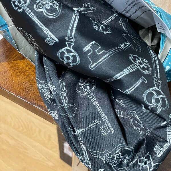 Skeleton Key Fabric - Stylized Antique Keys on Black - Small (2.5") by ...