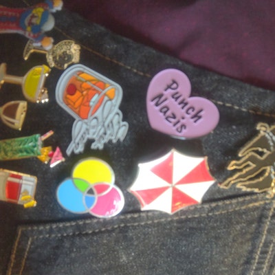 Punch Nazis Enamel Pin, Anti-racist Pin, Anti-nazis Lapel Pin, Activist ...