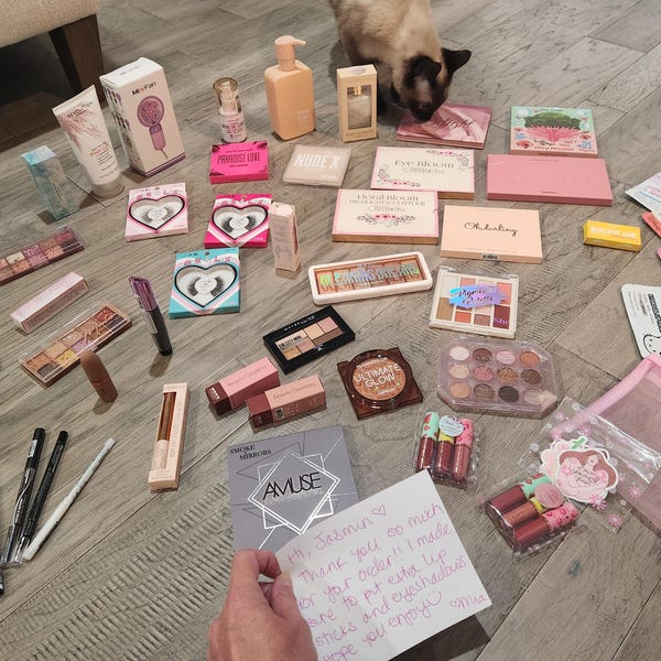 18 Full-sized Makeup Mystery Beauty Box, Cosmetic Products, Beauty ...