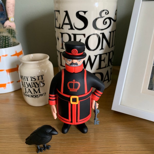Beefeater & Raven - Collectable London Art Toy I Souvenir Collectible ...