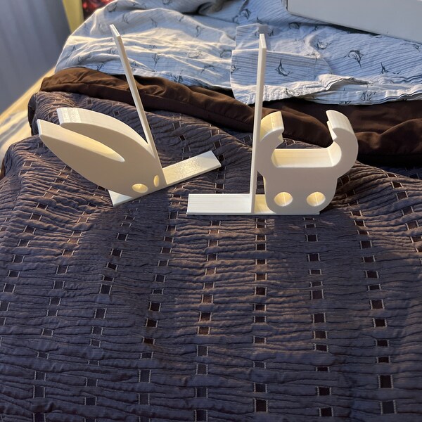 Hollow Knight Bookends - Knight and Hornet, 3D Printed Book Ends - Etsy