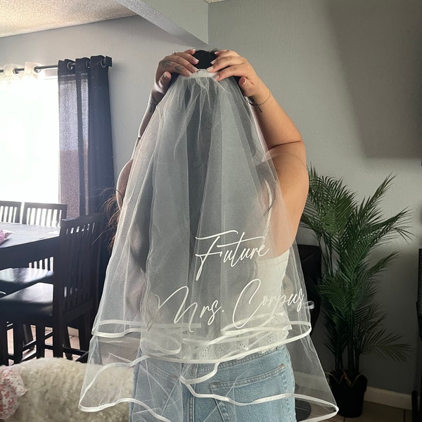Bachelorette Veil, Bride Veil, Custom Veil, Future Mrs Veil ...