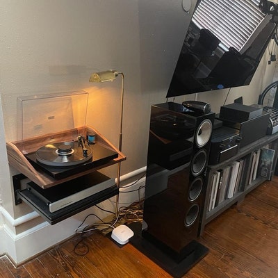 Floating Turntable Shelf / Customizable Record Player Ledge / Projector ...