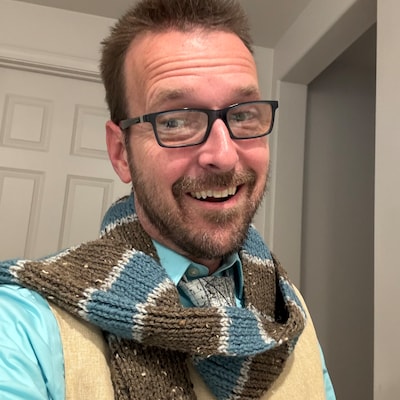 WOOL Dk/lt Worsted S12-16/17 Doctor Who Style Made 2 Order Scarf Tom ...