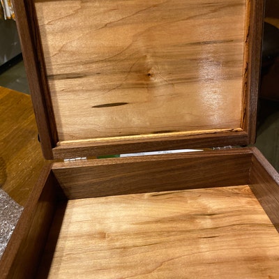 Handmade Walnut Wooden Keepsake Box 9 X 7 X 3-1/4, Maple Top and Bottom ...