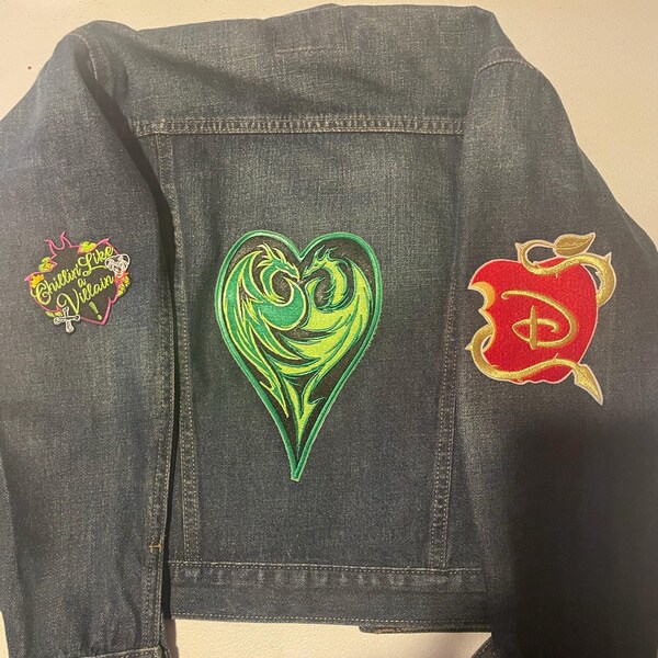 Descendants Rise of Red ***2 Inch *** Heart Iron on Patch. - Etsy