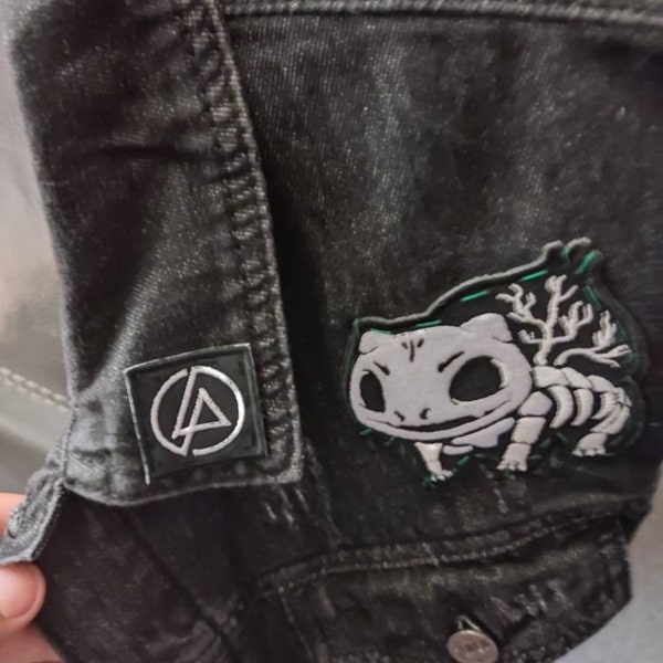 Spooky Bulbasaur Patch - Etsy