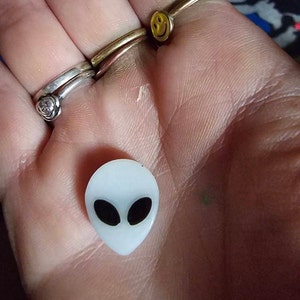 Alien Kandi Beads Glow in the Dark/uv Reactive Packs of 5, 10, 20, 30 ...