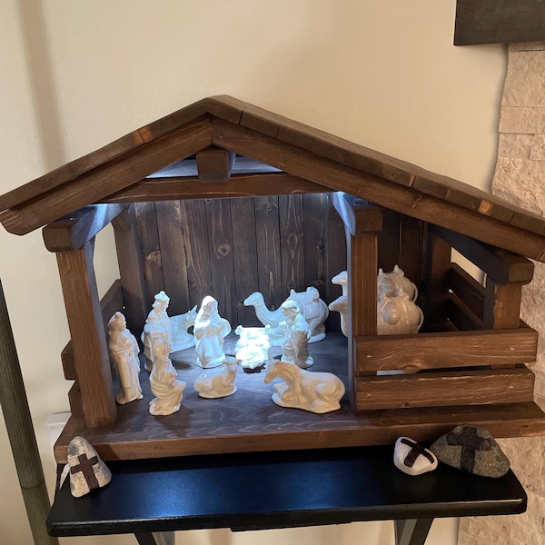 Ready to Ship,large Traditional Log Nativity Stable, 18 1/2"x 15"x 13 1 ...