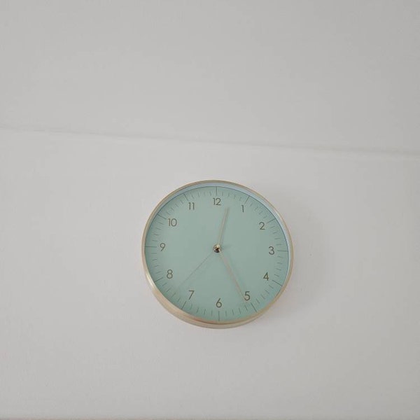 Silent, Minimalist Wall Clock Without Ticking, With Second Hand, Home ...