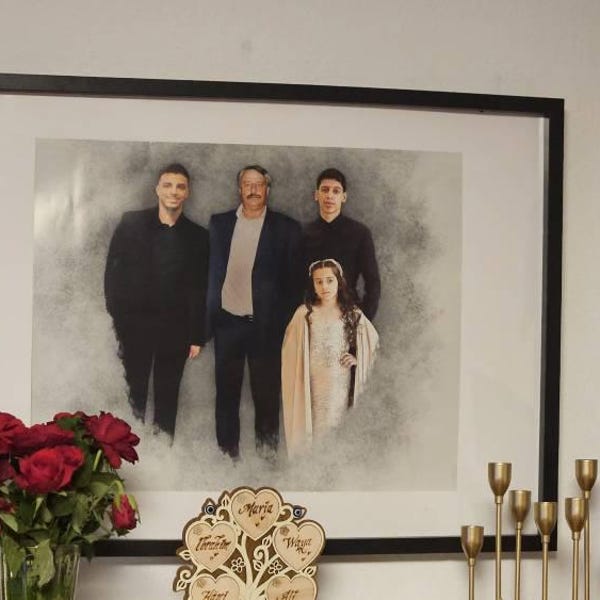 Add Deceased Parent to Wedding Photo – Realistic Color Portrait ...