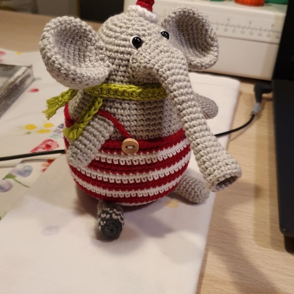 Christmas Elephant Amigurumi Crochet Pattern (PDF Pattern) - Etsy