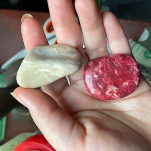 LAGUNA LACE AGATE Mini Palm, Pocket Worry Stones, Choice, Natural ...