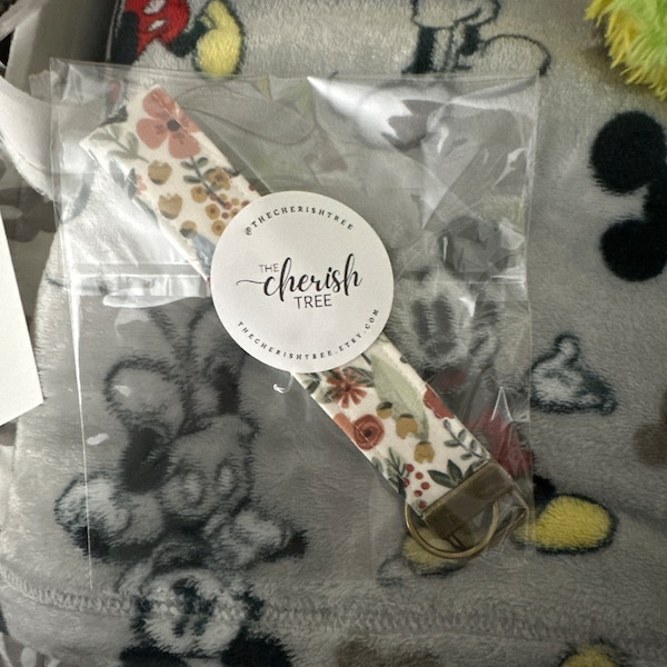 Scrunchie Keychain Wristlet, Key Fob Keychain, Scrunchie Keychain ...