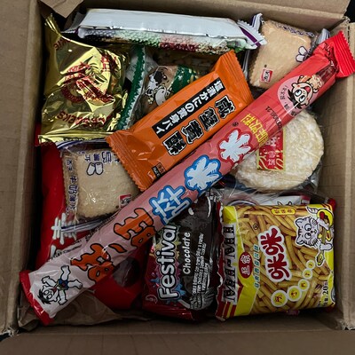 Asiantreats Box S / Asian Snacks /snack Box /korean Box/japanese Box ...