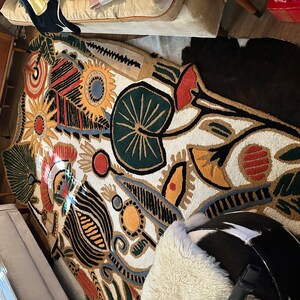 Hand Tufted Floral Design Cassia Wool Rug Irregular Shaped Pink Green ...