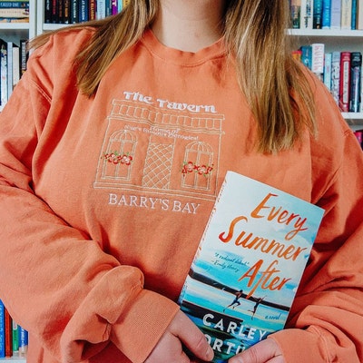 Romantasy Reader Sweatshirt / Fantasy Romance Reader Merch / - Etsy