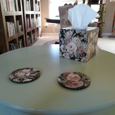 Elegant Hand Fan, Red Roses Holding Fan, Japanese Fan, Party Accessory ...