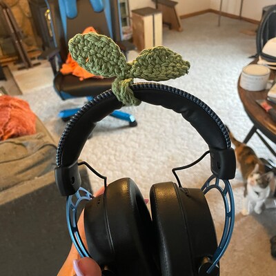 Crochet Sprout Leaf Headphones Accessory / Bookmark Plant - Etsy